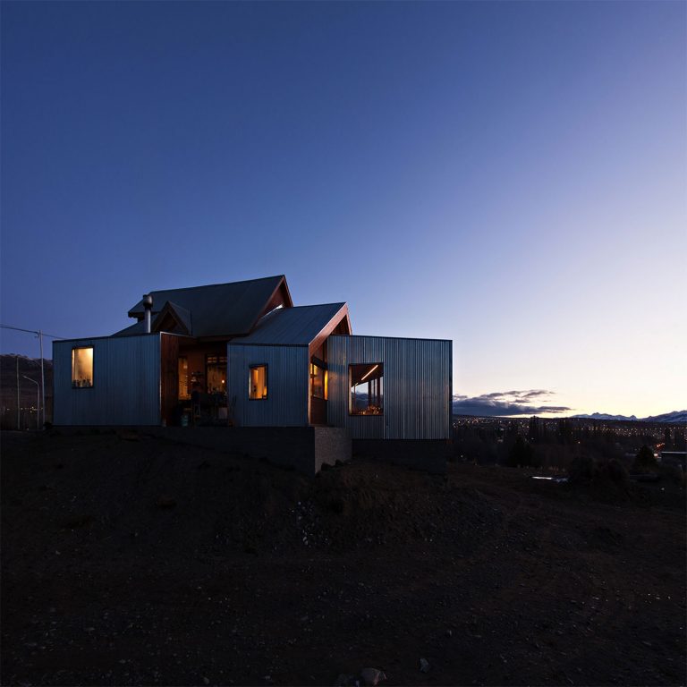 Hostel Calafate / German Hauser, Daniela Ziblat - Arquimaster